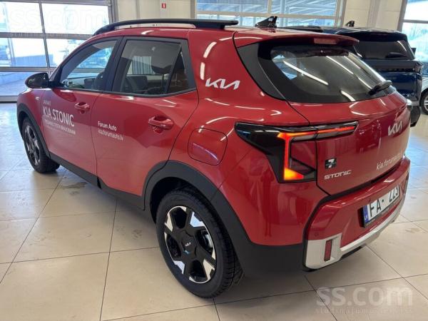 Red Kia Stonic 2026 in Riga, with an engine capacity of 1.00 L and mileage of 2 thousand km for 20900 €, photo 3 on AUTOMOTO.COM.LV