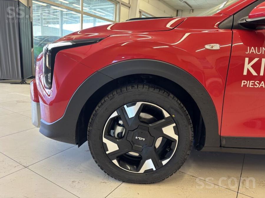 Sarkans Kia Stonic 2026 Rīga, ar dzinēja tilpumu 1.00 L un nobraukumu 2 tūkst. km par 20900 €, foto 6 vietnē AUTOMOTO.COM.LV