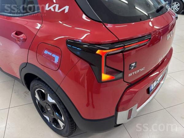 Red Kia Stonic 2026 in Riga, with an engine capacity of 1.00 L and mileage of 2 thousand km for 20900 €, photo 7 on AUTOMOTO.COM.LV