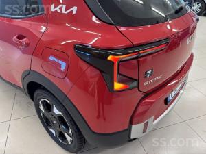 Sarkans Kia Stonic 2026 Rīga, ar dzinēja tilpumu 1.00 L un nobraukumu 2 tūkst. km par 20900 €, foto 8 vietnē AUTOMOTO.COM.LV