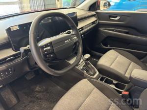 Sarkans Kia Stonic 2026 Rīga, ar dzinēja tilpumu 1.00 L un nobraukumu 2 tūkst. km par 20900 €, foto 10 vietnē AUTOMOTO.COM.LV