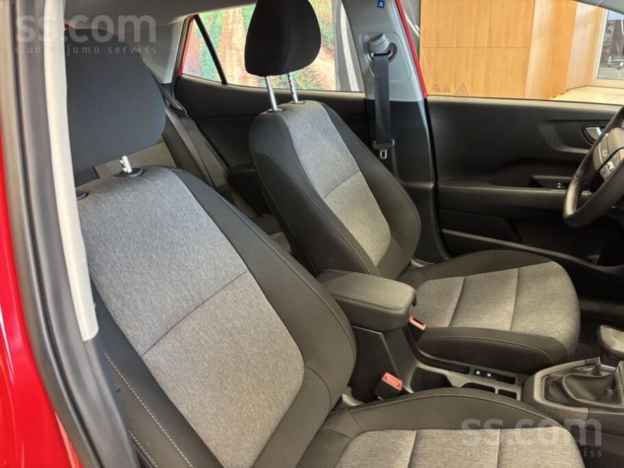 Sarkans Kia Stonic 2026 Rīga, ar dzinēja tilpumu 1.00 L un nobraukumu 2 tūkst. km par 20900 €, foto 16 vietnē AUTOMOTO.COM.LV