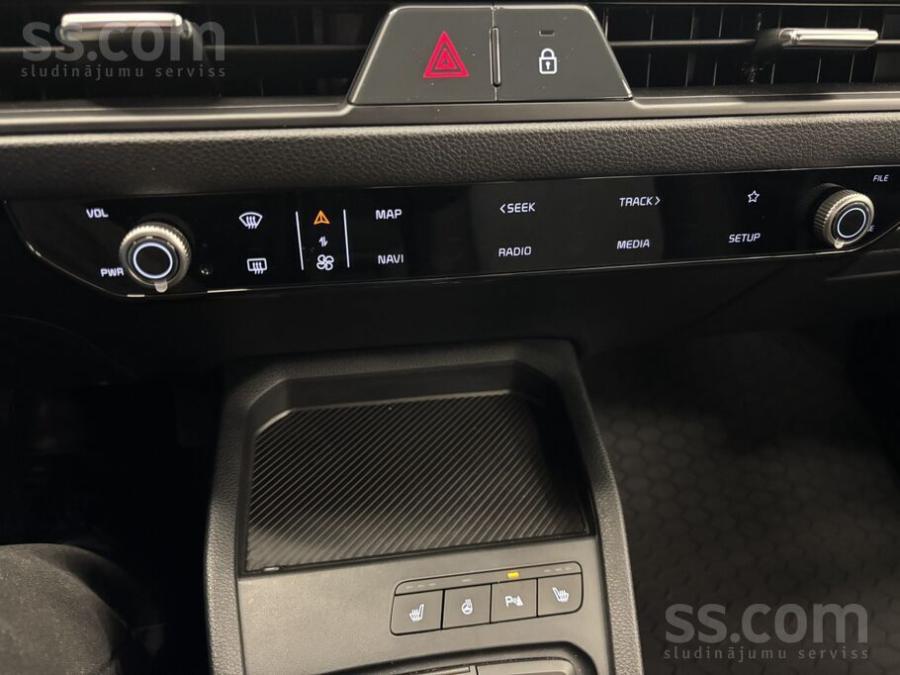 Sarkans Kia Stonic 2026 Rīga, ar dzinēja tilpumu 1.00 L un nobraukumu 2 tūkst. km par 20900 €, foto 21 vietnē AUTOMOTO.COM.LV