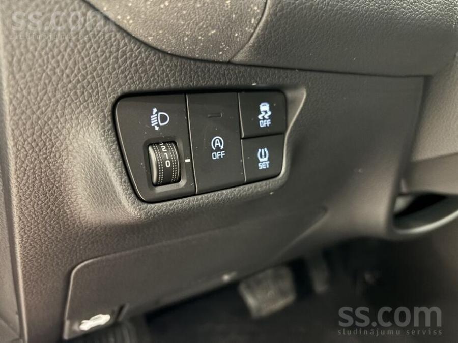 Sarkans Kia Stonic 2026 Rīga, ar dzinēja tilpumu 1.00 L un nobraukumu 2 tūkst. km par 20900 €, foto 25 vietnē AUTOMOTO.COM.LV