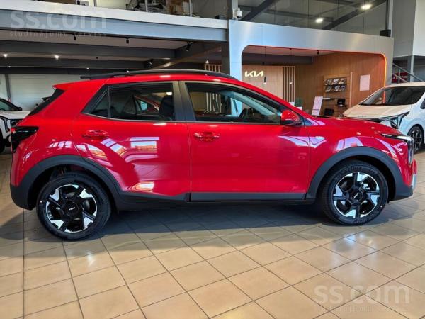 Red Kia Stonic 2026 in Liepaja, with an engine capacity of 1.00 L and mileage of 7 thousand km for 22240 €, photo 4 on AUTOMOTO.COM.LV