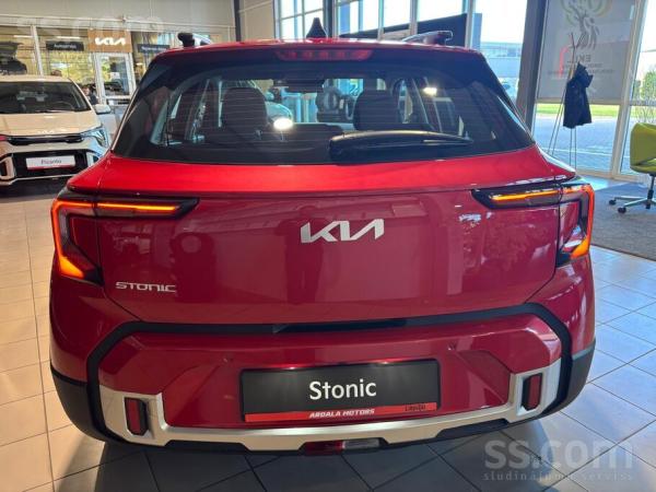 Red Kia Stonic 2026 in Liepaja, with an engine capacity of 1.00 L and mileage of 7 thousand km for 22240 €, photo 5 on AUTOMOTO.COM.LV