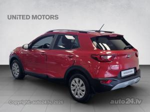 Red Kia Stonic 2019 in Johvi, with an engine capacity of 1.40 L and mileage of 35 thousand km for 9900 €, photo 4 on AUTOMOTO.COM.LV
