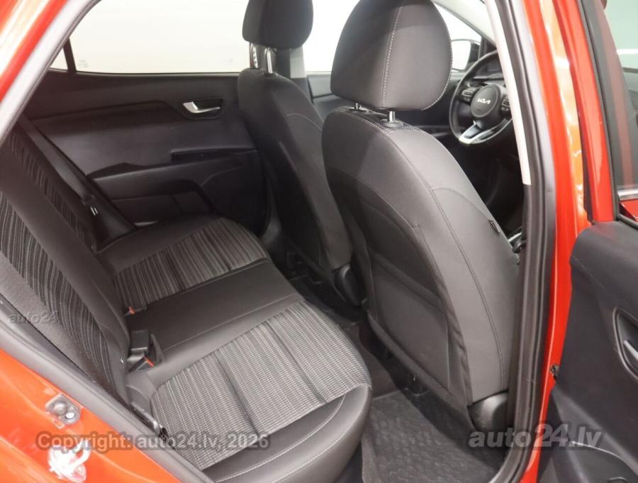 Red Kia Stonic 2022 in Tallinn, with an engine capacity of 1.00 L and mileage of 68 thousand km for 15900 €, photo 9 on AUTOMOTO.COM.LV