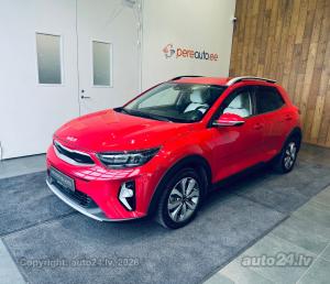 Красный Киа Stonic 2025 в Пярну, объемом двигателя 1.00 л и пробегом 39 тыс. км за 19400 €, фото  на AUTOMOTO.COM.LV