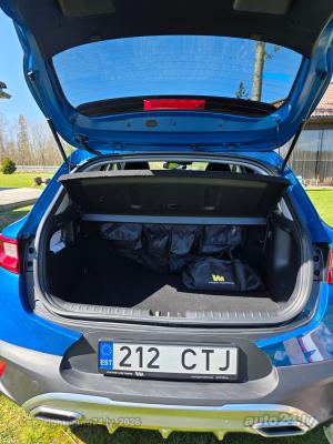 Kia Stonic 2021 in Tallinn, with an engine capacity of 1.00 L and mileage of 25 thousand km for 15500 €, photo 6 on AUTOMOTO.COM.LV