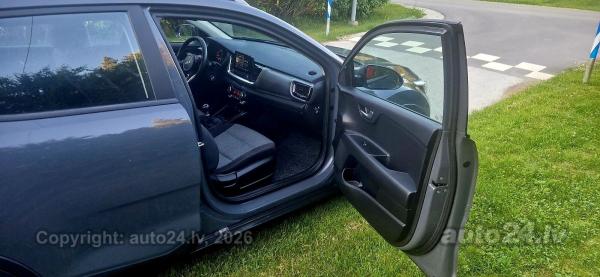 Kia Stonic 2022 Tallina, ar dzinēja tilpumu 1.20 L un nobraukumu 8 tūkst. km par 12900 €, foto 4 vietnē AUTOMOTO.COM.LV