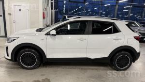White Kia Stonic 2019 in Riga, with an engine capacity of 1.40 L and mileage of 81 thousand km for 9900 €, photo 2 on AUTOMOTO.COM.LV