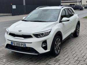 White Kia Stonic 2020 in Taurage, with an engine capacity of 1.60 L and mileage of 221 thousand km for 6950 €, photo 4 on AUTOMOTO.COM.LV