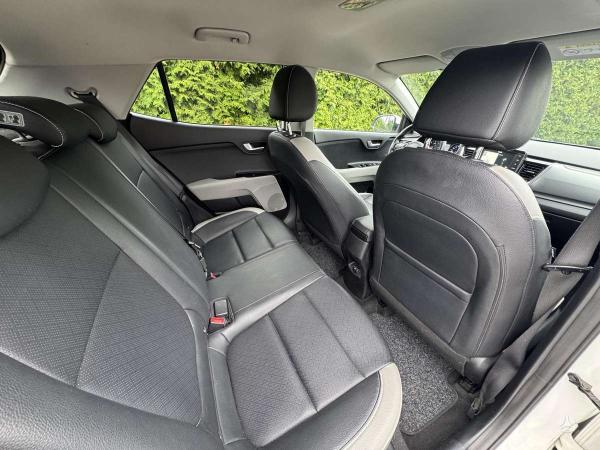 Balts Kia Stonic 2020 Tauragė, ar dzinēja tilpumu 1.60 L un nobraukumu 221 tūkst. km par 6950 €, foto 9 vietnē AUTOMOTO.COM.LV