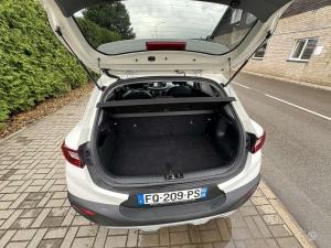 White Kia Stonic 2020 in Taurage, with an engine capacity of 1.60 L and mileage of 221 thousand km for 6950 €, photo 11 on AUTOMOTO.COM.LV