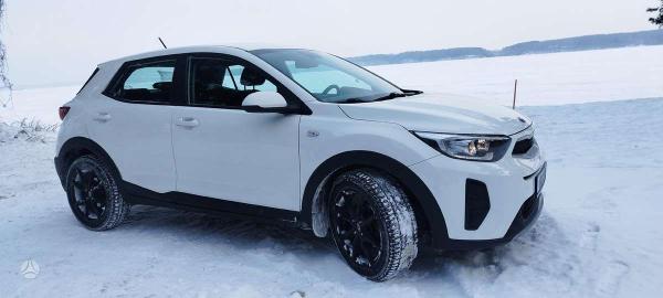 Balts Kia Stonic 2021 Kauņa, ar dzinēja tilpumu 1.00 L un nobraukumu 42 tūkst. km par 10900 €, foto 1 vietnē AUTOMOTO.COM.LV
