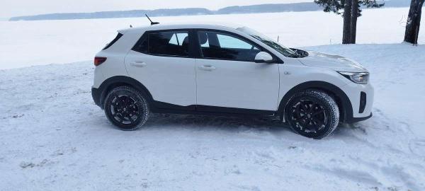 Balts Kia Stonic 2021 Kauņa, ar dzinēja tilpumu 1.00 L un nobraukumu 42 tūkst. km par 10900 €, foto 3 vietnē AUTOMOTO.COM.LV