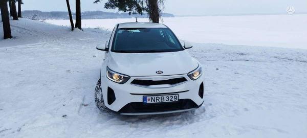 Balts Kia Stonic 2021 Kauņa, ar dzinēja tilpumu 1.00 L un nobraukumu 42 tūkst. km par 10900 €, foto 4 vietnē AUTOMOTO.COM.LV