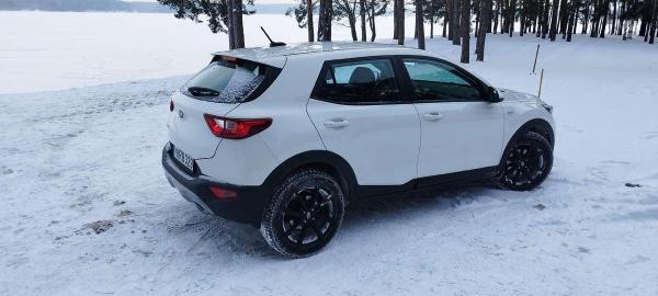 Balts Kia Stonic 2021 Kauņa, ar dzinēja tilpumu 1.00 L un nobraukumu 42 tūkst. km par 10900 €, foto 6 vietnē AUTOMOTO.COM.LV
