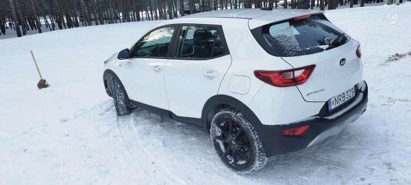 Balts Kia Stonic 2021 Kauņa, ar dzinēja tilpumu 1.00 L un nobraukumu 42 tūkst. km par 10900 €, foto 7 vietnē AUTOMOTO.COM.LV
