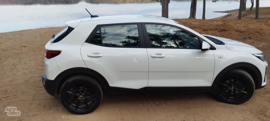 Белый Киа Stonic 2021 в Каунас, объемом двигателя 1.00 л и пробегом 43 тыс. км за 9970 €, фото 10 на AUTOMOTO.COM.LV