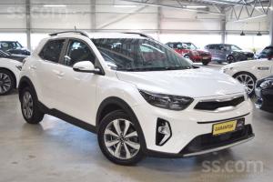 White Kia Stonic 2024 in Riga, with an engine capacity of 1.00 L and mileage of 20 thousand km for 15900 €, photo  on AUTOMOTO.COM.LV