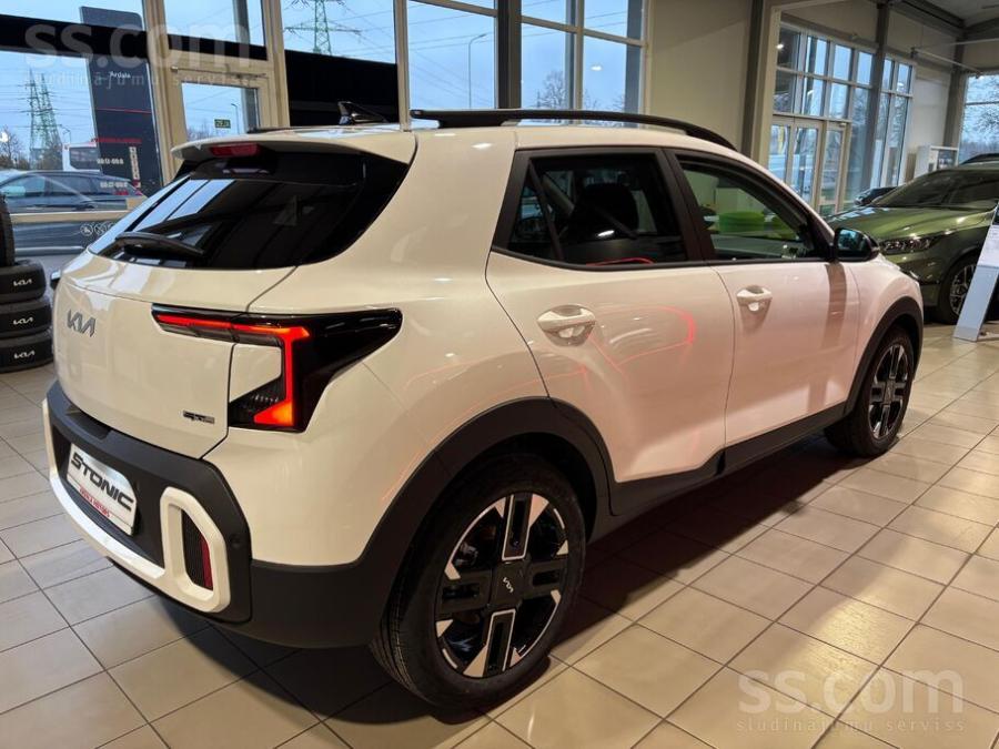 Balts Kia Stonic 2025 Liepāja, ar dzinēja tilpumu 1.00 L un nobraukumu 6 tūkst. km par 26940 €, foto 6 vietnē AUTOMOTO.COM.LV