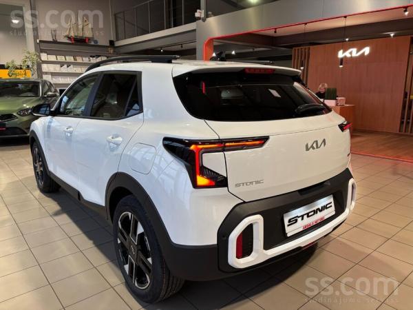 White Kia Stonic 2026 in Liepaja, with an engine capacity of 1.00 L and mileage of 6 thousand km for 26940 €, photo 3 on AUTOMOTO.COM.LV