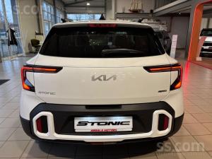 White Kia Stonic 2026 in Liepaja, with an engine capacity of 1.00 L and mileage of 6 thousand km for 26940 €, photo 5 on AUTOMOTO.COM.LV