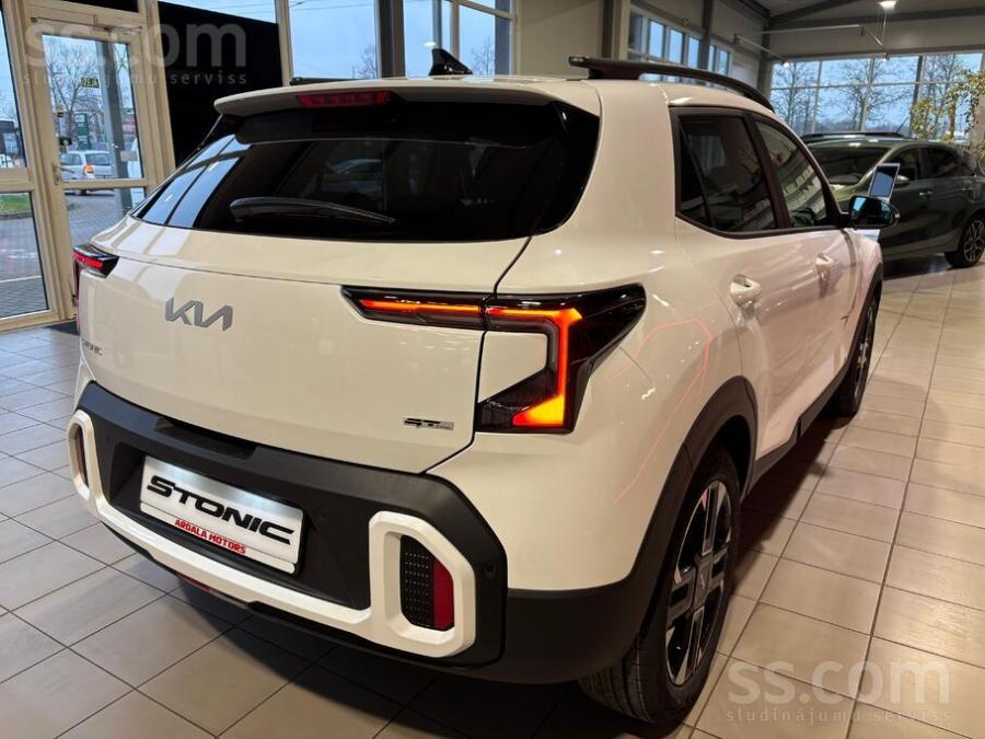 White Kia Stonic 2026 in Liepaja, with an engine capacity of 1.00 L and mileage of 6 thousand km for 26940 €, photo 6 on AUTOMOTO.COM.LV