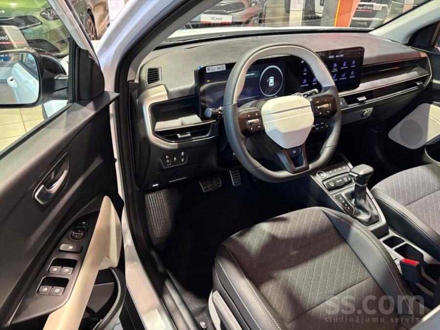 White Kia Stonic 2026 in Liepaja, with an engine capacity of 1.00 L and mileage of 6 thousand km for 26940 €, photo 17 on AUTOMOTO.COM.LV