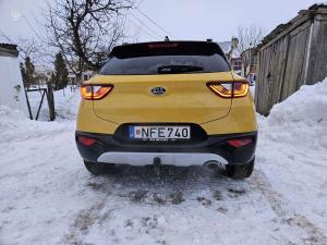 Yellow Kia Stonic 2019 in Siauliai, with an engine capacity of 1.37 L and mileage of 69 thousand km for 9300 €, photo 4 on AUTOMOTO.COM.LV