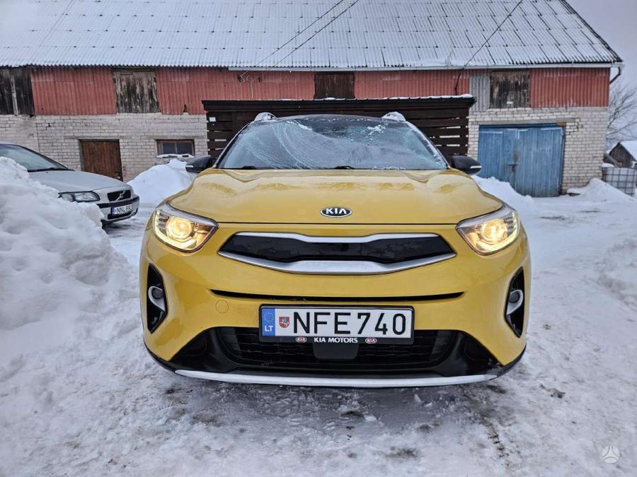 Yellow Kia Stonic 2019 in Siauliai, with an engine capacity of 1.37 L and mileage of 69 thousand km for 9300 €, photo 11 on AUTOMOTO.COM.LV