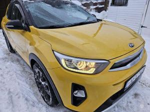 Yellow Kia Stonic 2019 in Siauliai, with an engine capacity of 1.37 L and mileage of 69 thousand km for 9300 €, photo 15 on AUTOMOTO.COM.LV
