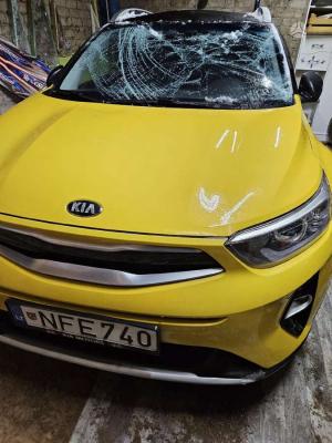 Yellow Kia Stonic 2019 in Siauliai, with an engine capacity of 1.37 L and mileage of 69 thousand km for 9300 €, photo 19 on AUTOMOTO.COM.LV