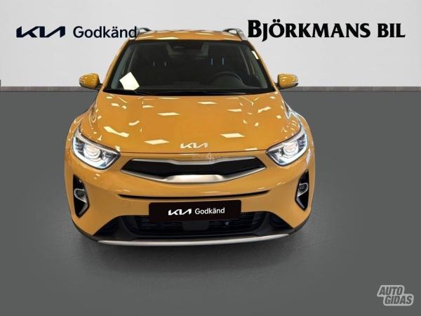 Yellow Kia Stonic 2024 in Kaunas, with an engine capacity of 0.00 L and mileage of 11 thousand km for 25516 €, photo 2 on AUTOMOTO.COM.LV