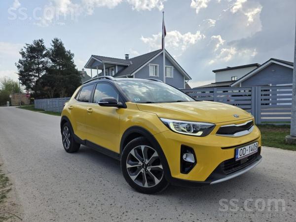 Yellow Kia Stonic 2019 in Riga, with an engine capacity of 1.00 L and mileage of 46 thousand km for 16700 €, photo 2 on AUTOMOTO.COM.LV