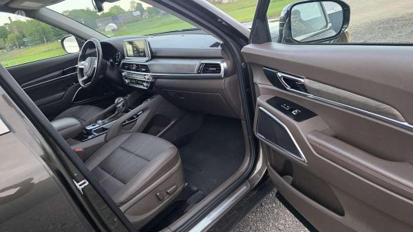 Brown Kia Telluride 2021 in Raseiniai, with an engine capacity of 3.80 L and mileage of 140 thousand km for 27000 €, photo 8 on AUTOMOTO.COM.LV