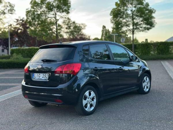Black Kia Venga 2010 in Ukmerge, with an engine capacity of 1.40 L and mileage of 327 thousand km for 1950 €, photo 3 on AUTOMOTO.COM.LV