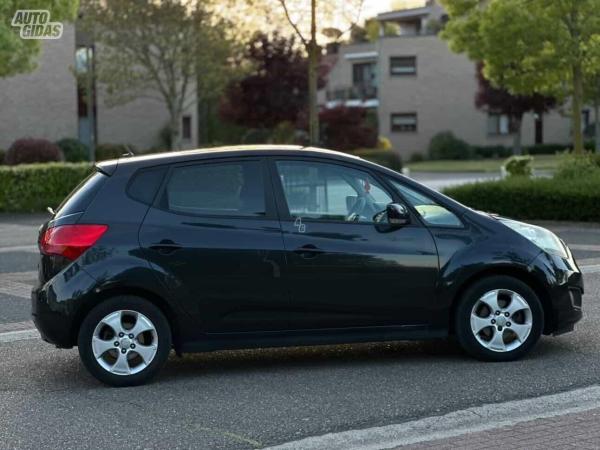 Black Kia Venga 2010 in Ukmerge, with an engine capacity of 1.40 L and mileage of 327 thousand km for 1950 €, photo 9 on AUTOMOTO.COM.LV