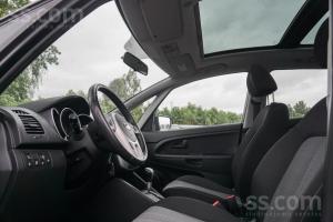 Black Kia Venga 2011 in Riga, with an engine capacity of 1.60 L and mileage of 135 thousand km for 6990 €, photo 20 on AUTOMOTO.COM.LV