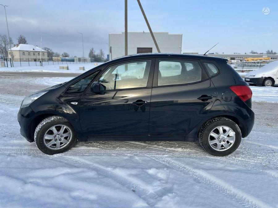 Black Kia Venga 2011 in Marijampole, with an engine capacity of 1.40 L and mileage of 189 thousand km for 2550 €, photo 4 on AUTOMOTO.COM.LV