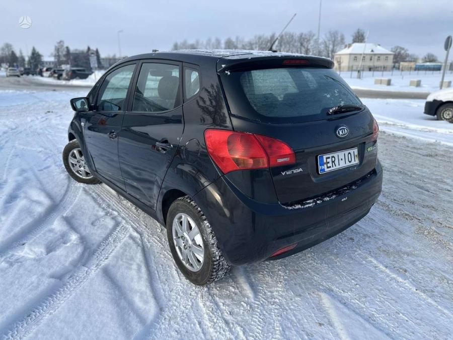 Black Kia Venga 2011 in Marijampole, with an engine capacity of 1.40 L and mileage of 189 thousand km for 2550 €, photo 5 on AUTOMOTO.COM.LV