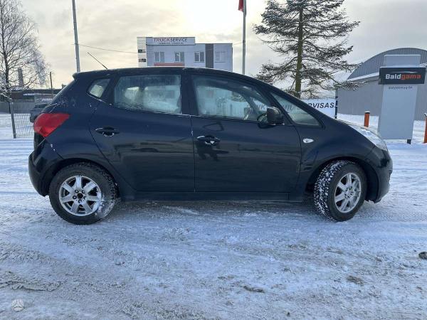 Black Kia Venga 2011 in Marijampole, with an engine capacity of 1.40 L and mileage of 189 thousand km for 2550 €, photo 8 on AUTOMOTO.COM.LV