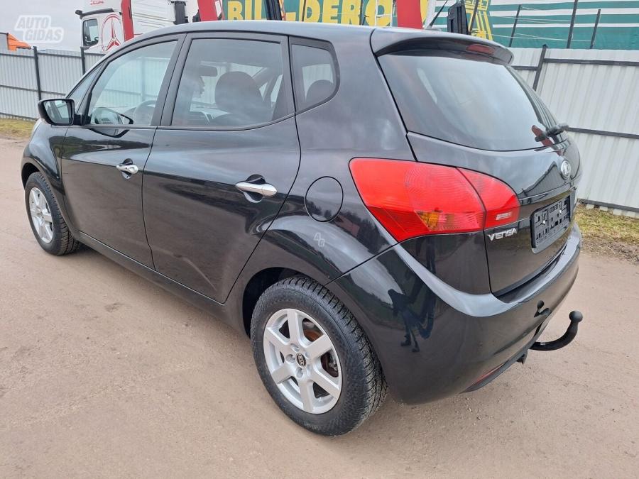 Black Kia Venga 2015 in Marijampole, with an engine capacity of 1.60 L and mileage of 145 thousand km for 4850 €, photo 6 on AUTOMOTO.COM.LV