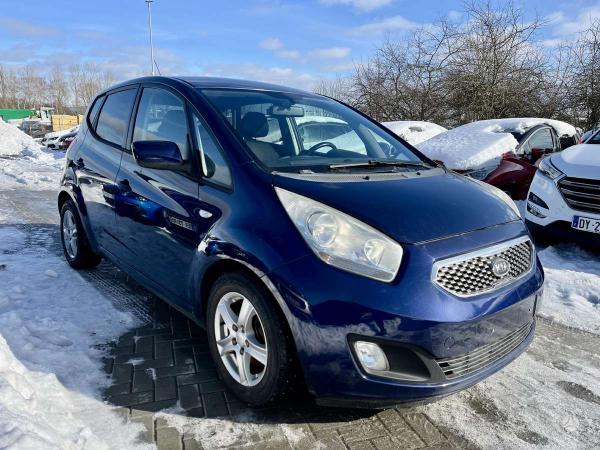 Blue Kia Venga 2011 in Taurage, with an engine capacity of 1.40 L and mileage of 300 thousand km for 1800 €, photo 1 on AUTOMOTO.COM.LV