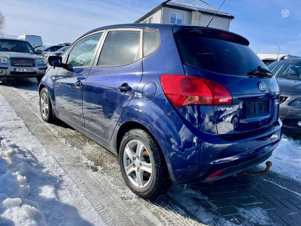 Blue Kia Venga 2011 in Taurage, with an engine capacity of 1.40 L and mileage of 300 thousand km for 1800 €, photo 4 on AUTOMOTO.COM.LV