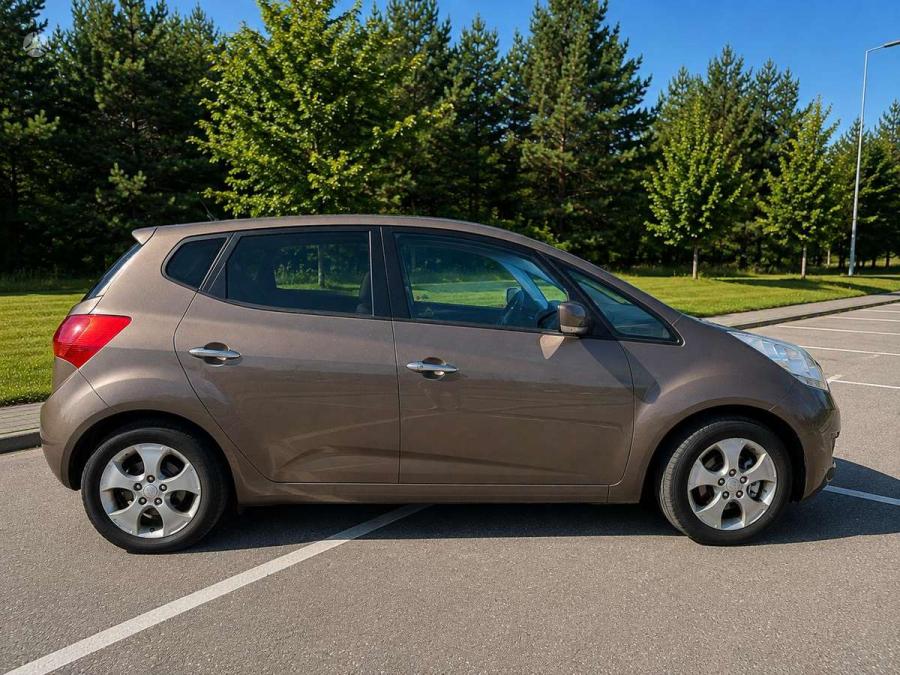 Brūns Kia Venga 2012 Viļņa, ar dzinēja tilpumu 1.60 L un nobraukumu 222 tūkst. km par 5000 €, foto 4 vietnē AUTOMOTO.COM.LV
