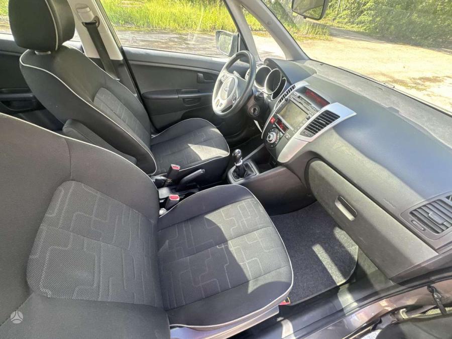 Brūns Kia Venga 2014 Šauļi, ar dzinēja tilpumu 1.40 L un nobraukumu 168 tūkst. km par 1650 €, foto 13 vietnē AUTOMOTO.COM.LV