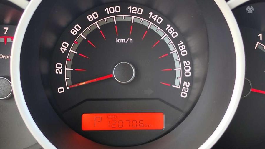 Grey Kia Venga 2010 in Kaunas, with an engine capacity of 1.60 L and mileage of 121 thousand km for 4250 €, photo 16 on AUTOMOTO.COM.LV